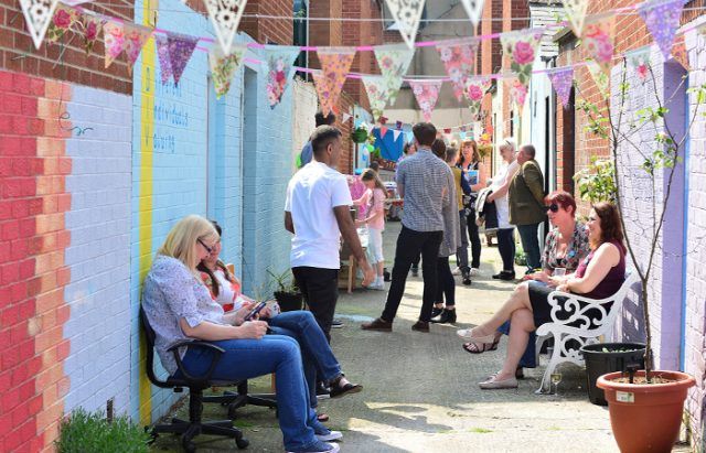 15 ideas to improve community spirit - Eden Project communities